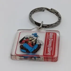 Disney | Accessories | Vintage Walt Disney World Goofy Acrylic Keychain ...